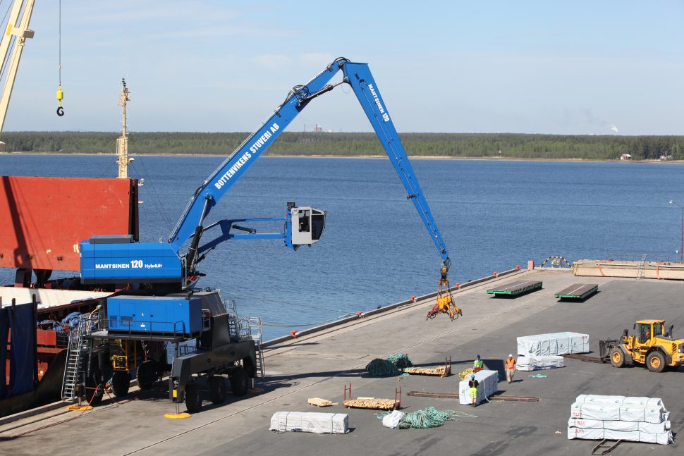 Mantsinen 120 HybriLift® - Global Port Equipment